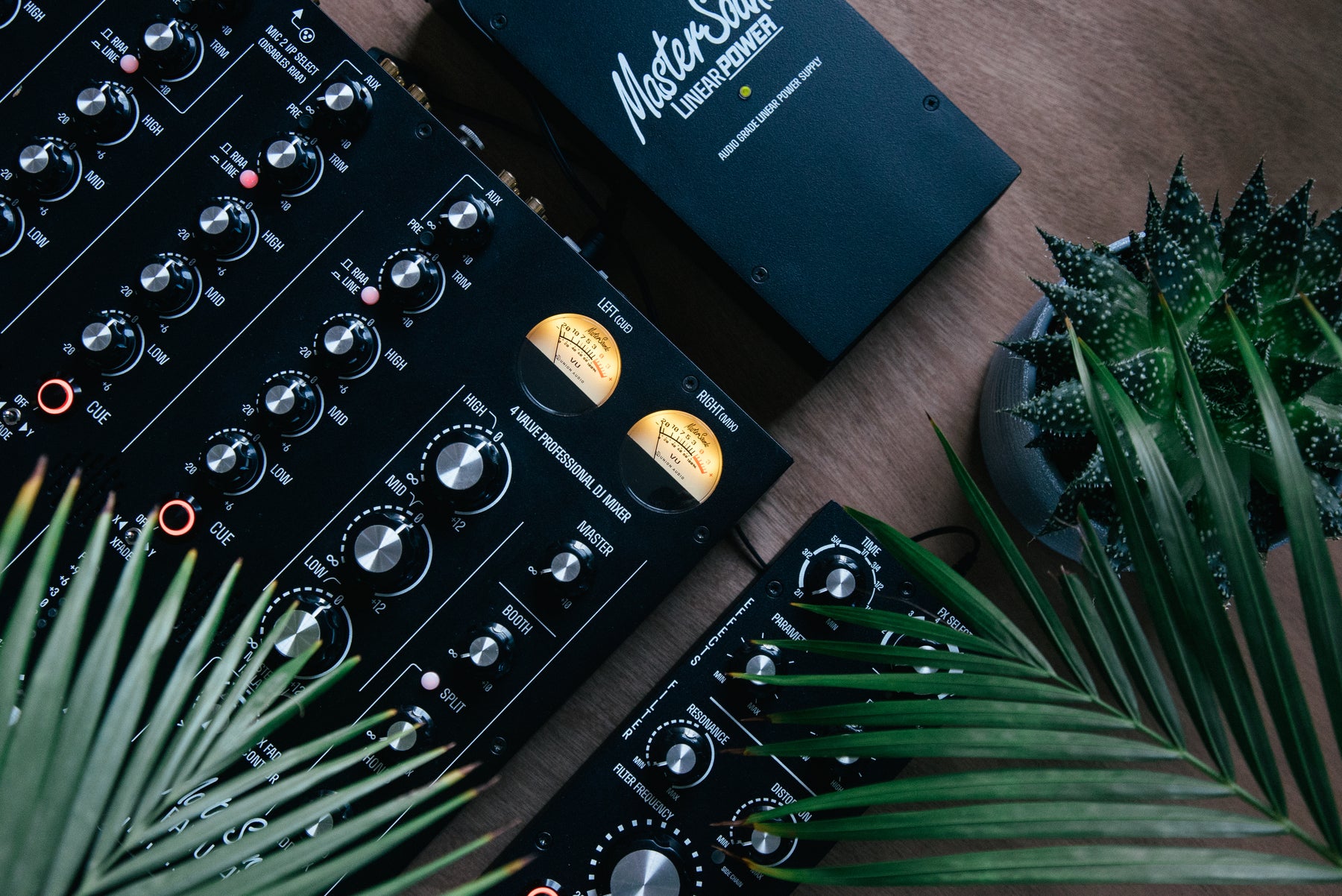 MasterSounds Premium Analogue Rotary Mixers for DJs & Vinyl Enthusiast